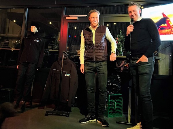 Van eenpitter naar 25 man sterk, (bijna) 40 jaar Steenks