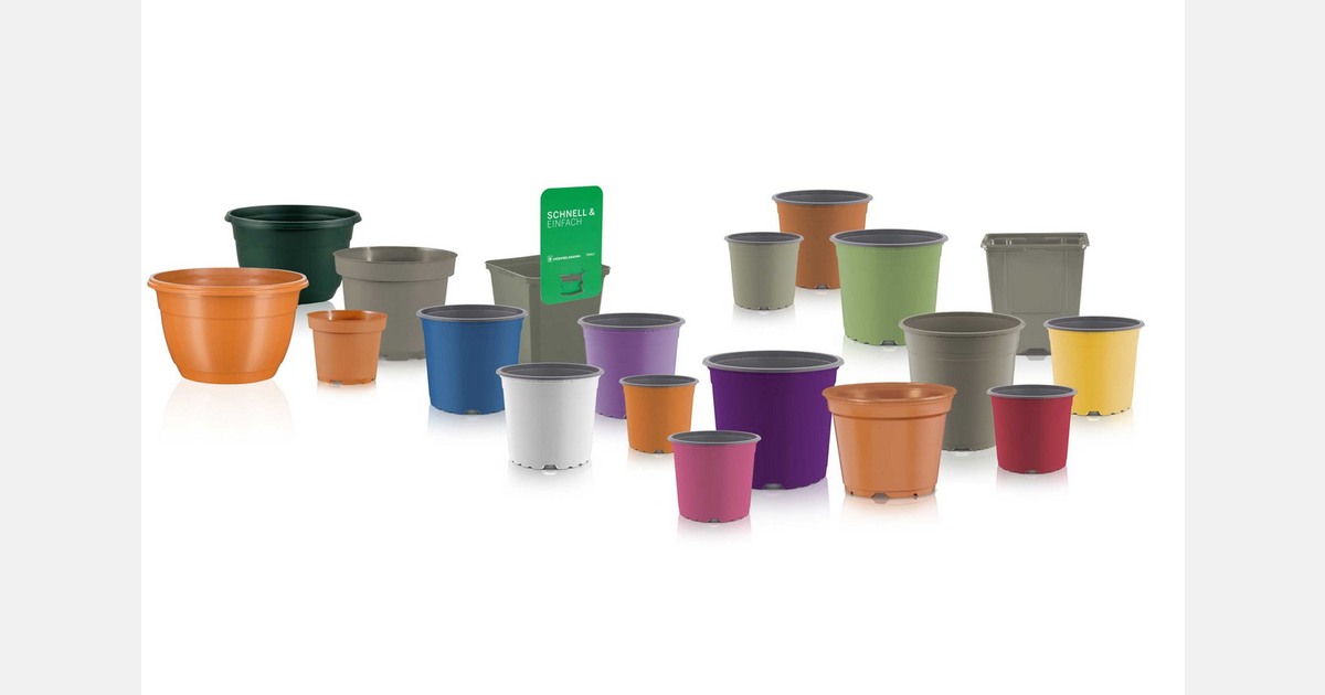 Plantenpotten van gebruikt plastic die na gebruik gerecycled kunnen worden